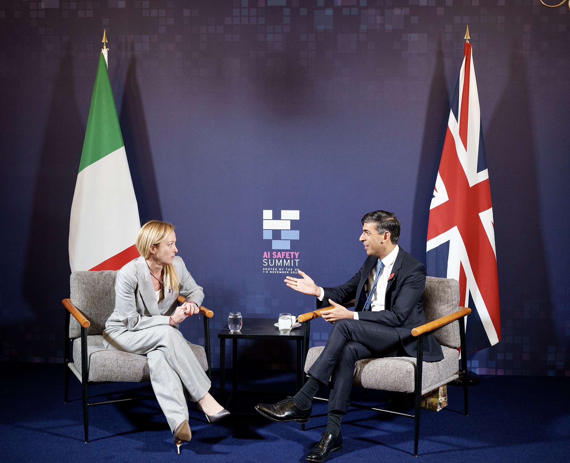 L'intelligenza artificiale sotto la lente dei potenti: AI summit Londra